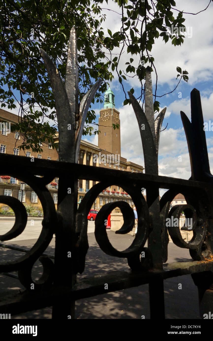 Norwich city hall hi-res stock photography and images - Alamy