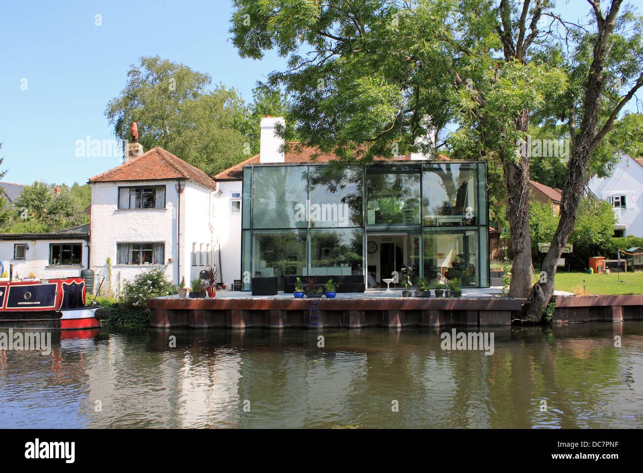 The Grand Union Canal at near Maple Cross, North West London, England ...