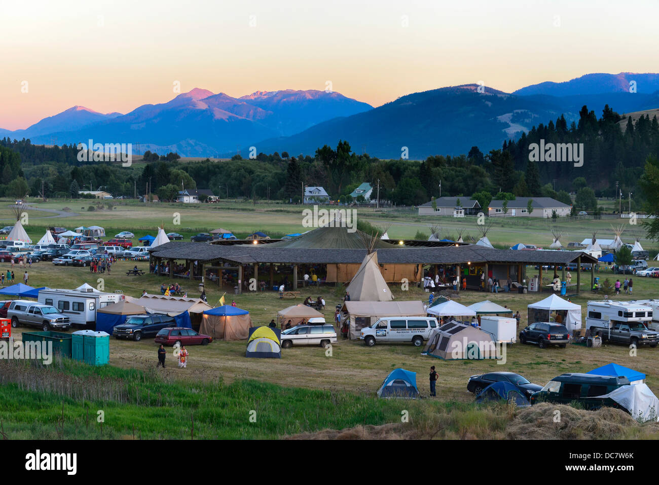 Pow wow oregon hi-res stock photography and images - Alamy