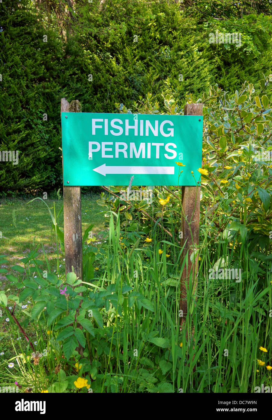 fishing permits sign Stock Photo - Alamy