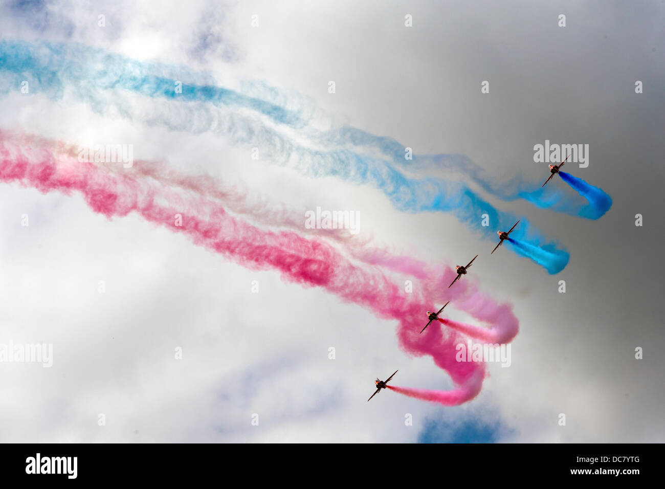 5 red arrows five red arrows hi-res stock photography and images - Alamy
