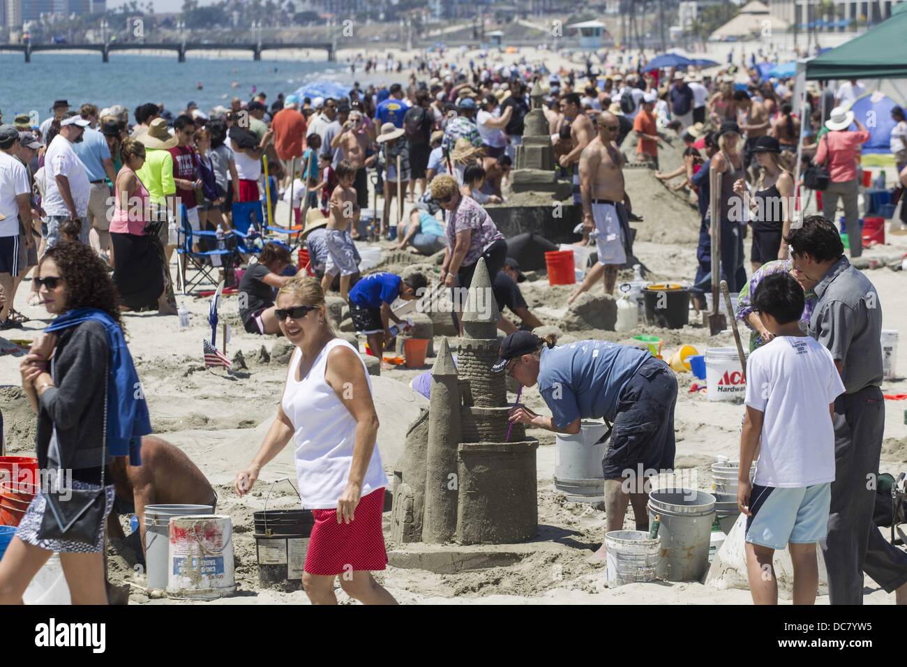 Los Angeles, California, USA. 11th Aug, 2013. Sand sculptors workson ...