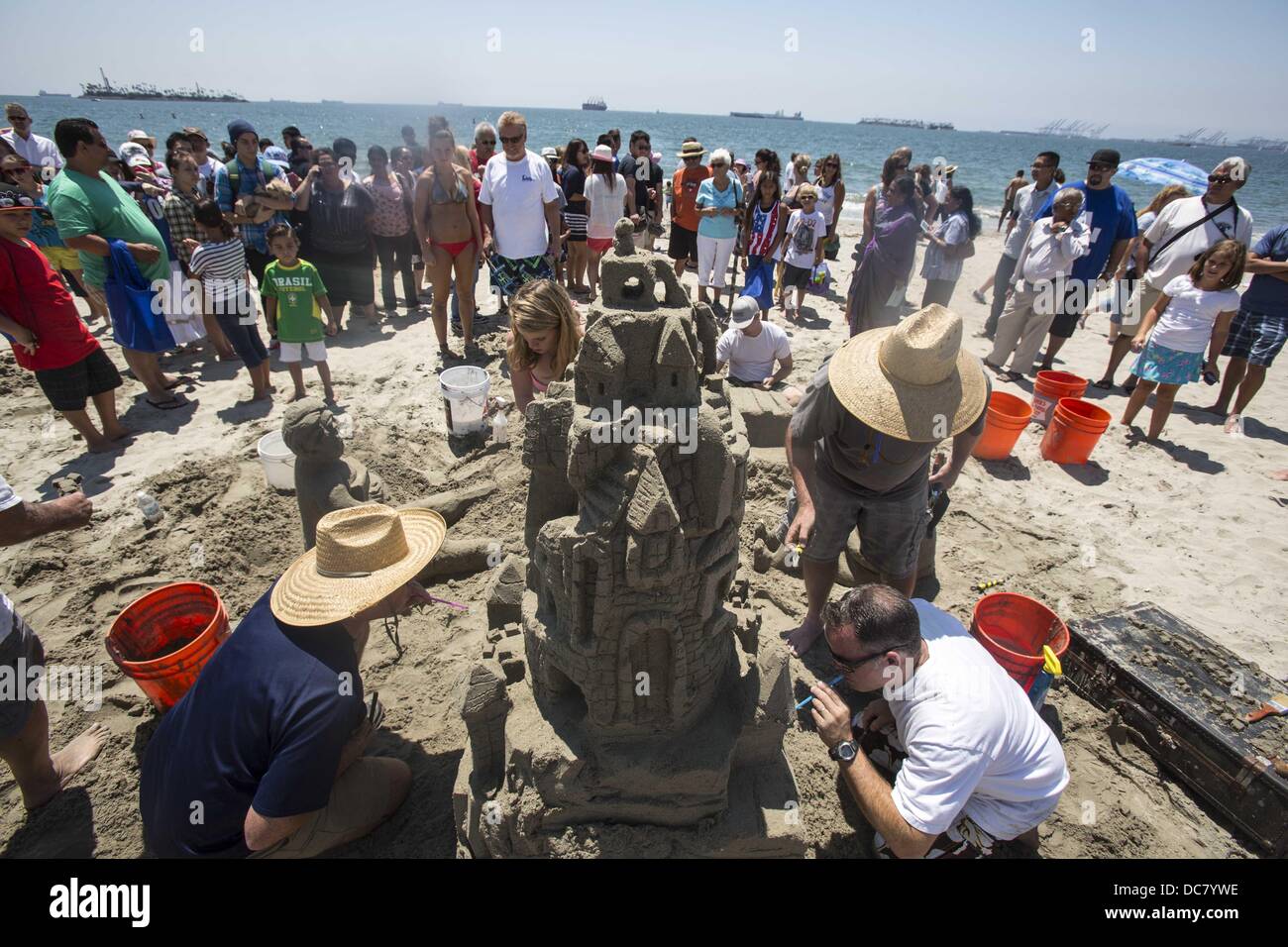 Los Angeles, California, USA. 11th Aug, 2013. Sand sculptors workson ...