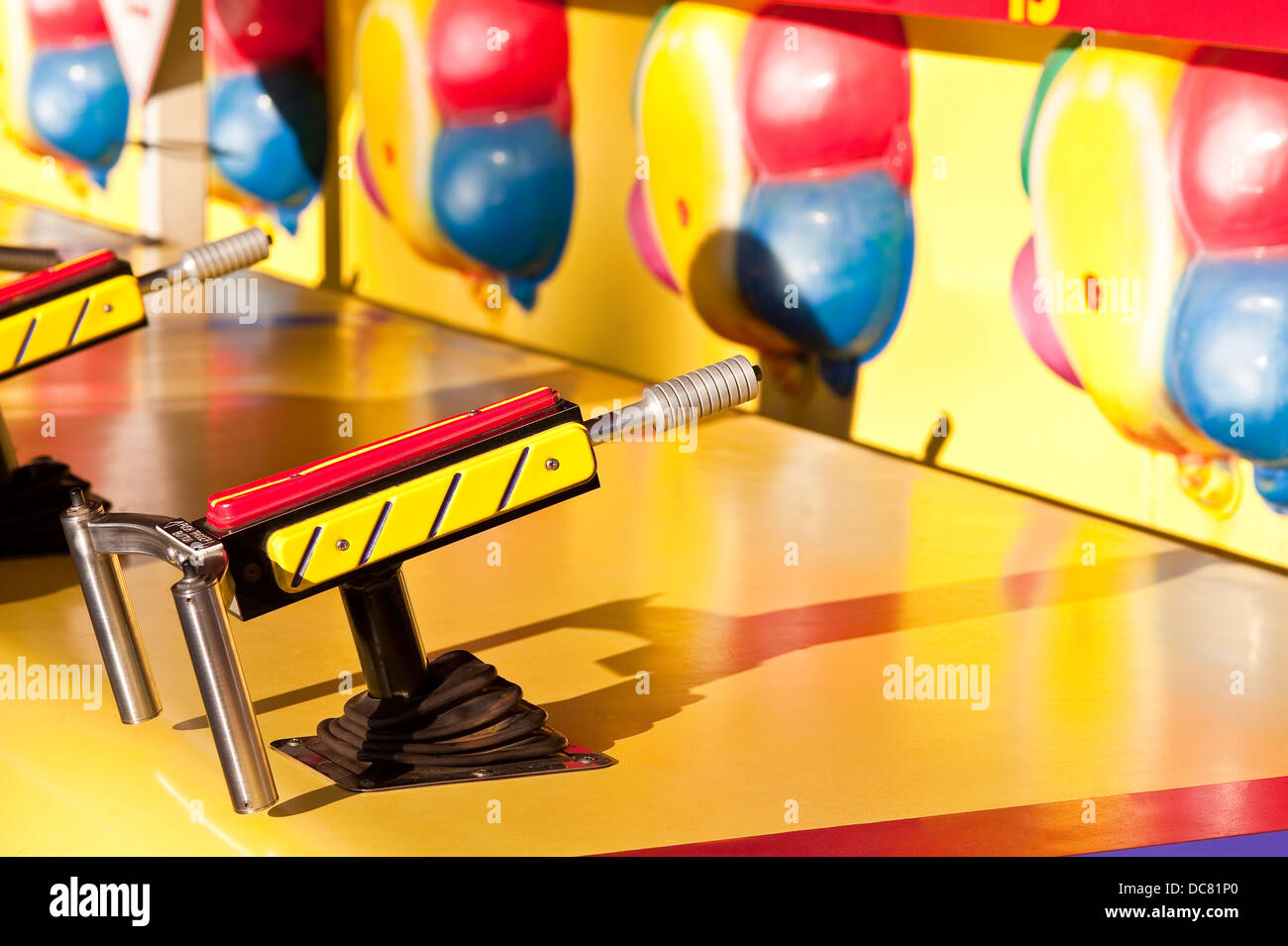 Evergreen State Fair midway game Stock Photo - Alamy