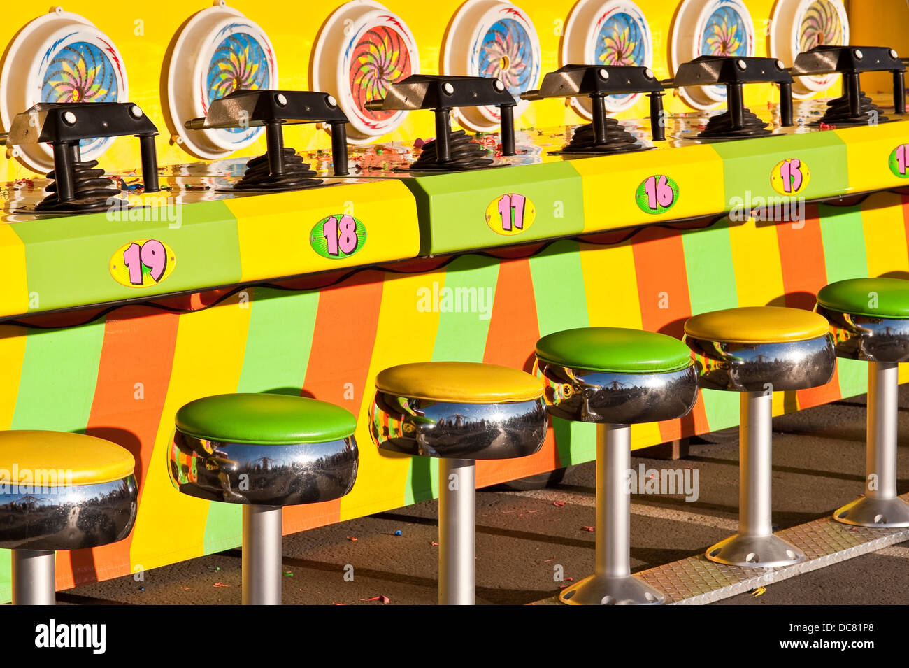 Evergreen State Fair midway game Stock Photo - Alamy