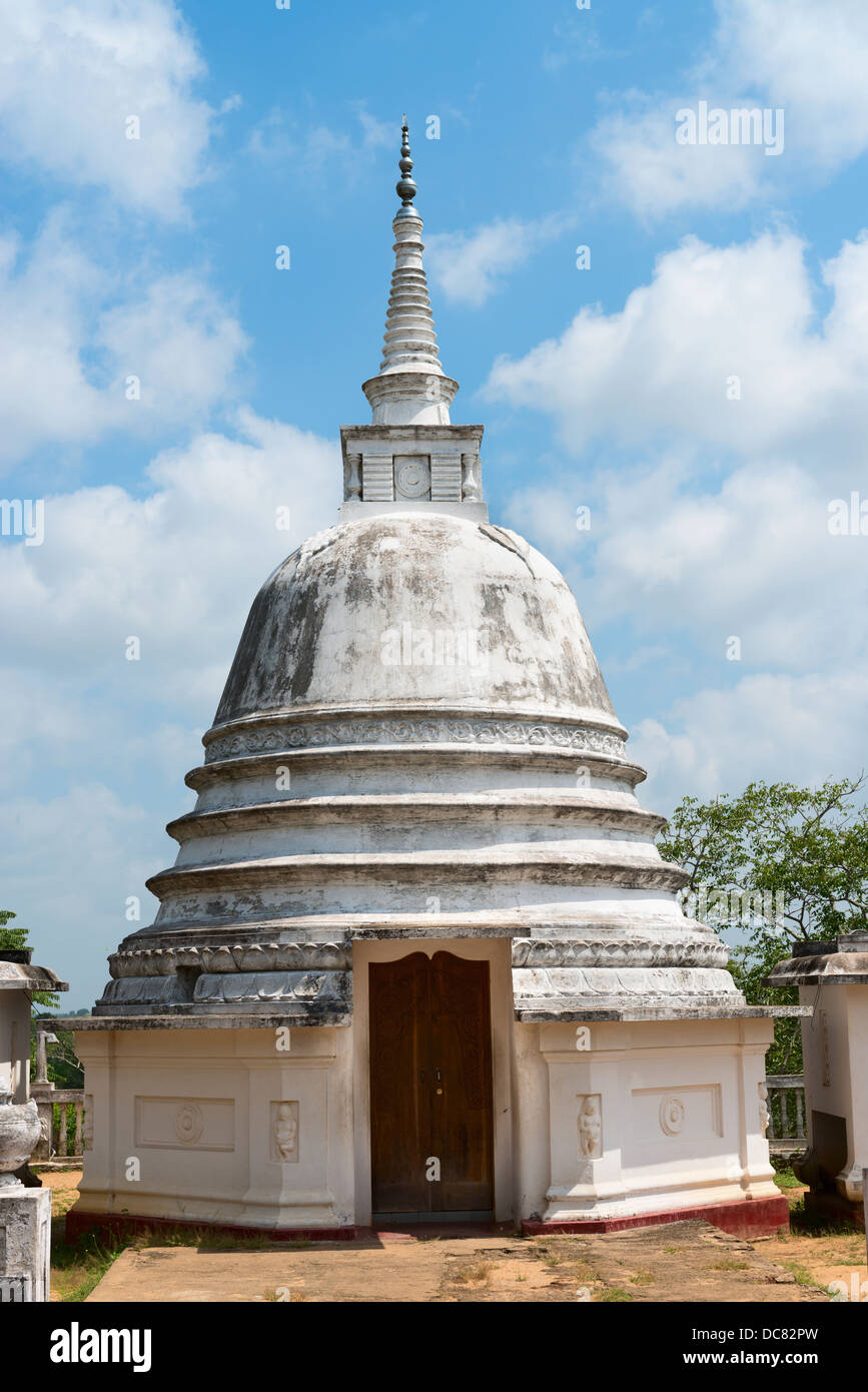 White stupa temple hi-res stock photography and images - Alamy