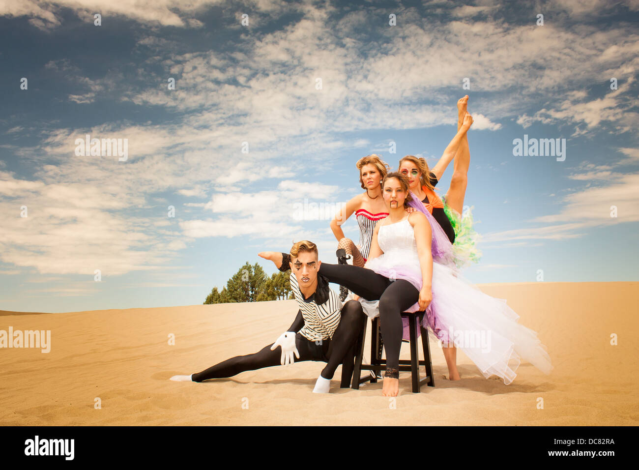 Circus performers hi-res stock photography and images - Alamy