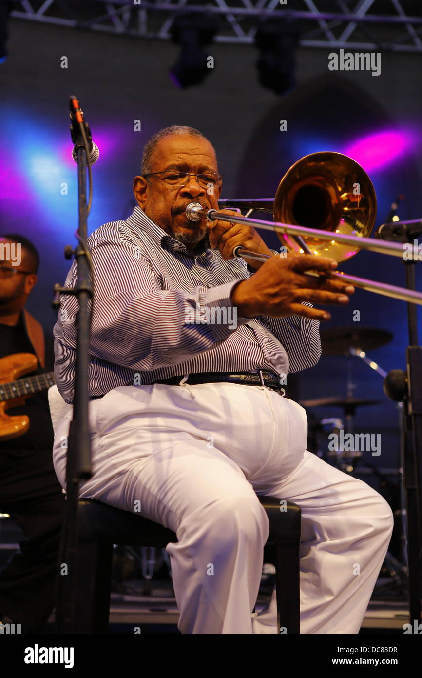 Fred wesley james brown hi-res stock photography and images - Alamy