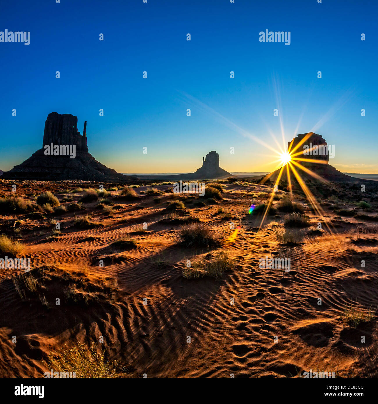 Dawn sunset monument valley hi-res stock photography and images - Alamy