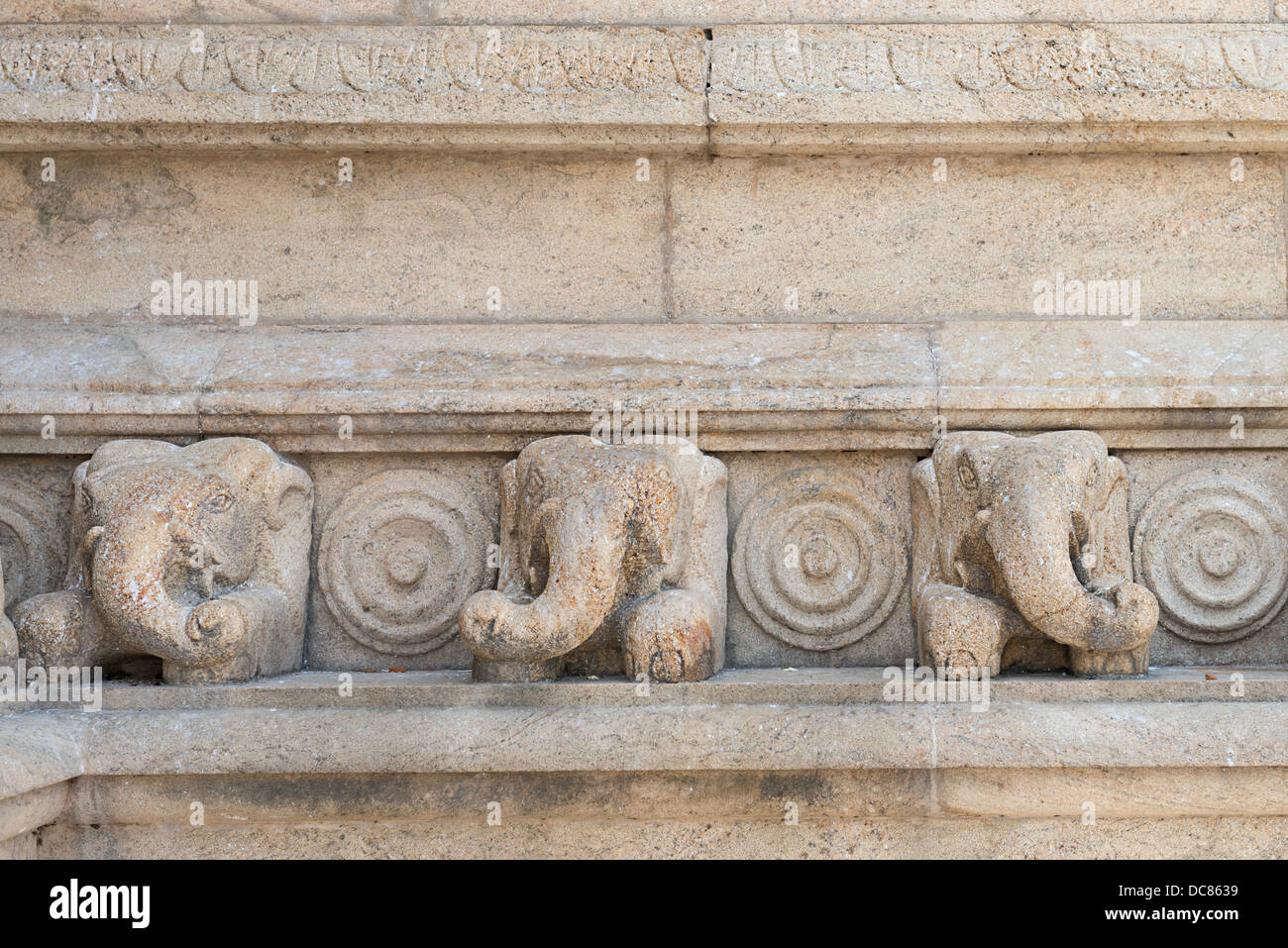 Bas relief architecture hi-res stock photography and images - Alamy