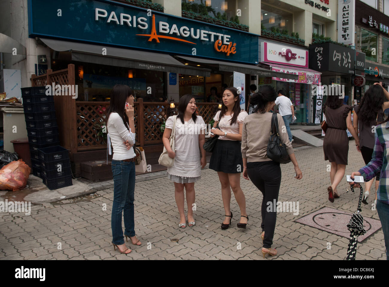 Sinsa dong, seoul hi-res stock photography and images - Alamy