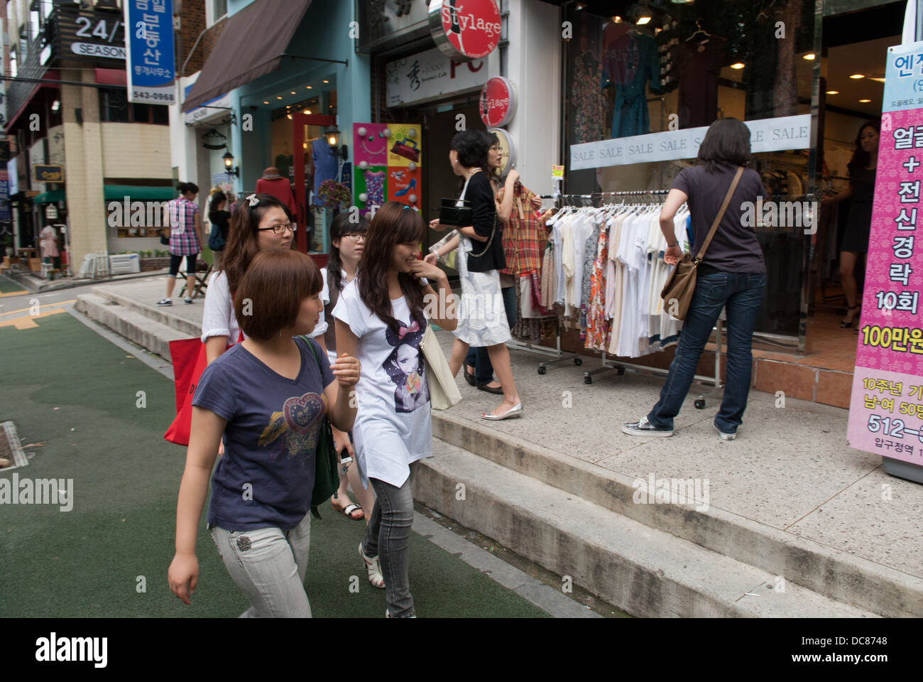 Sinsa dong, seoul hi-res stock photography and images - Alamy