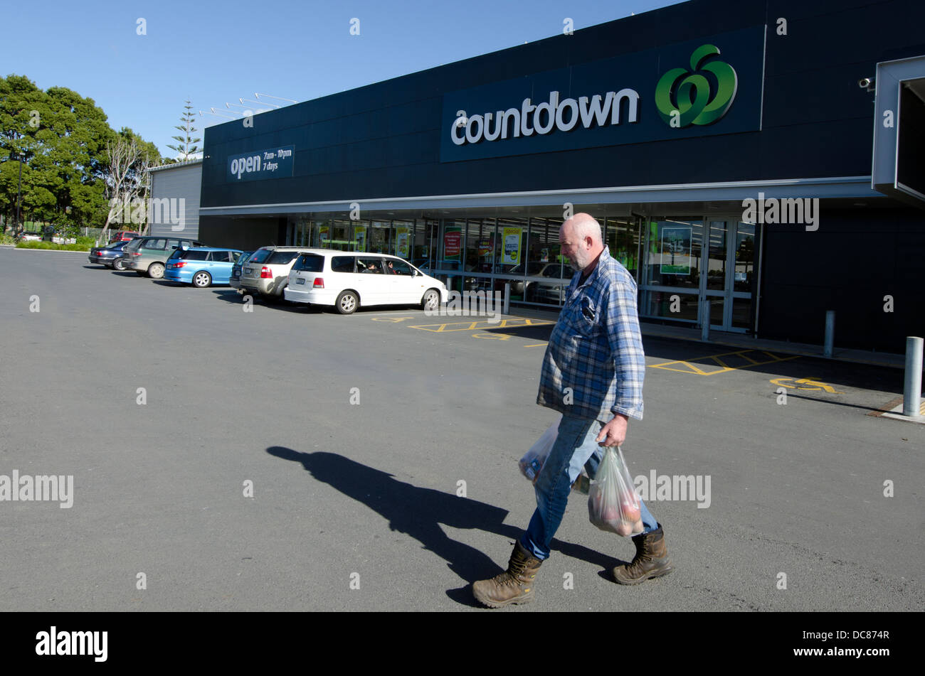 Countdown Supermarket High Resolution Stock Photography and Images - Alamy