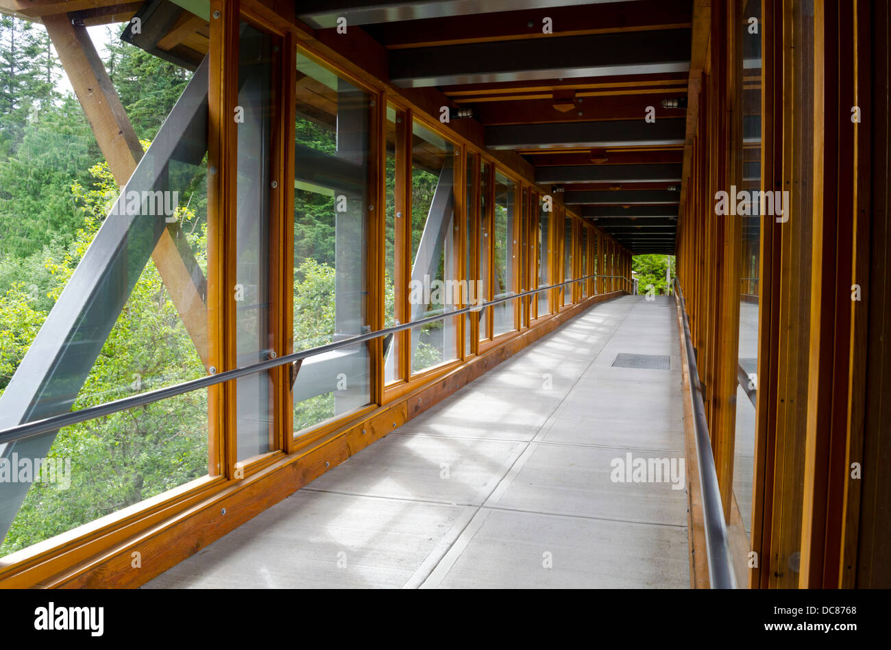 Covered pedestrian bridge hi-res stock photography and images - Alamy