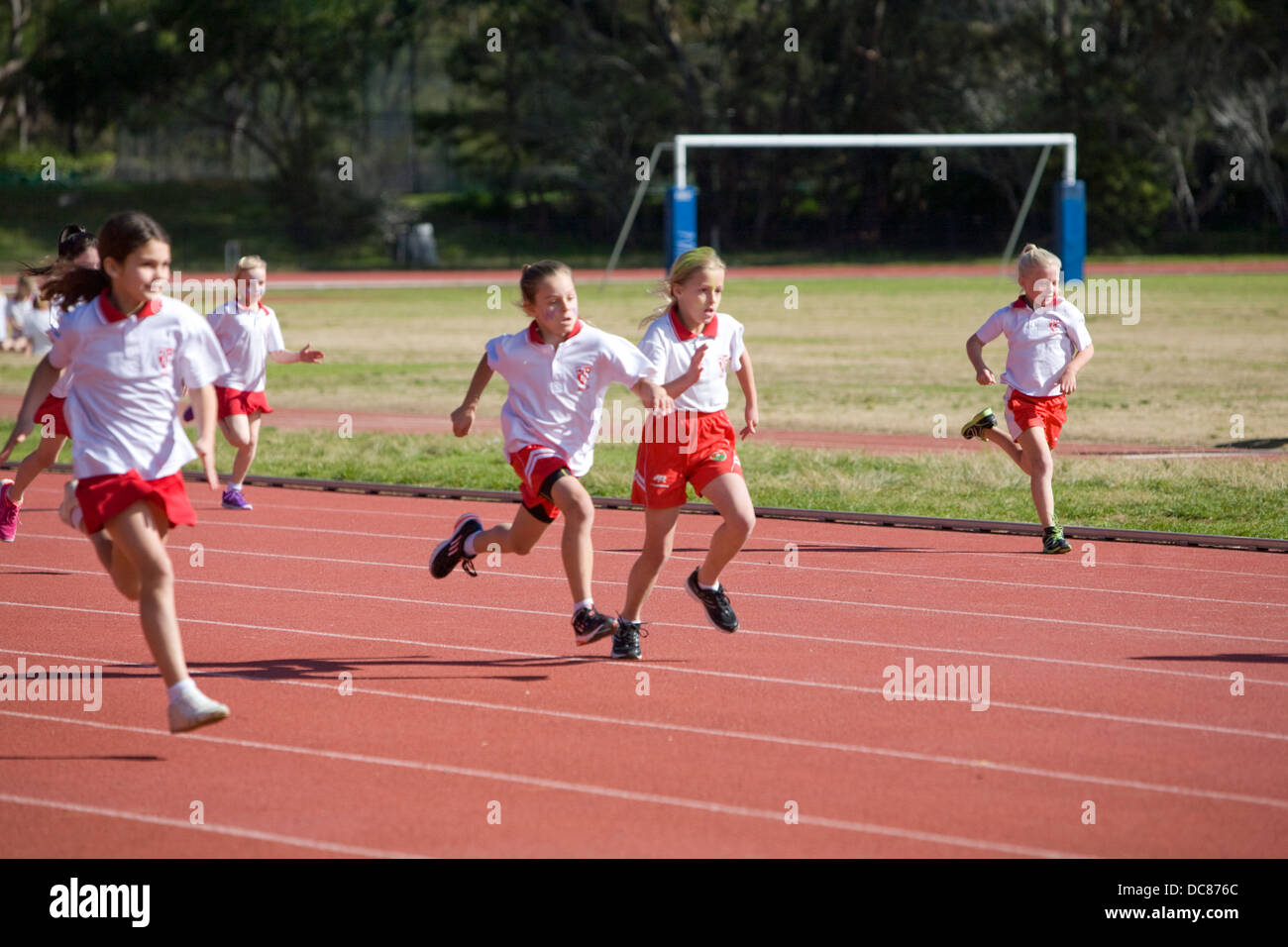 Australian school children running hi-res stock photography and images ...