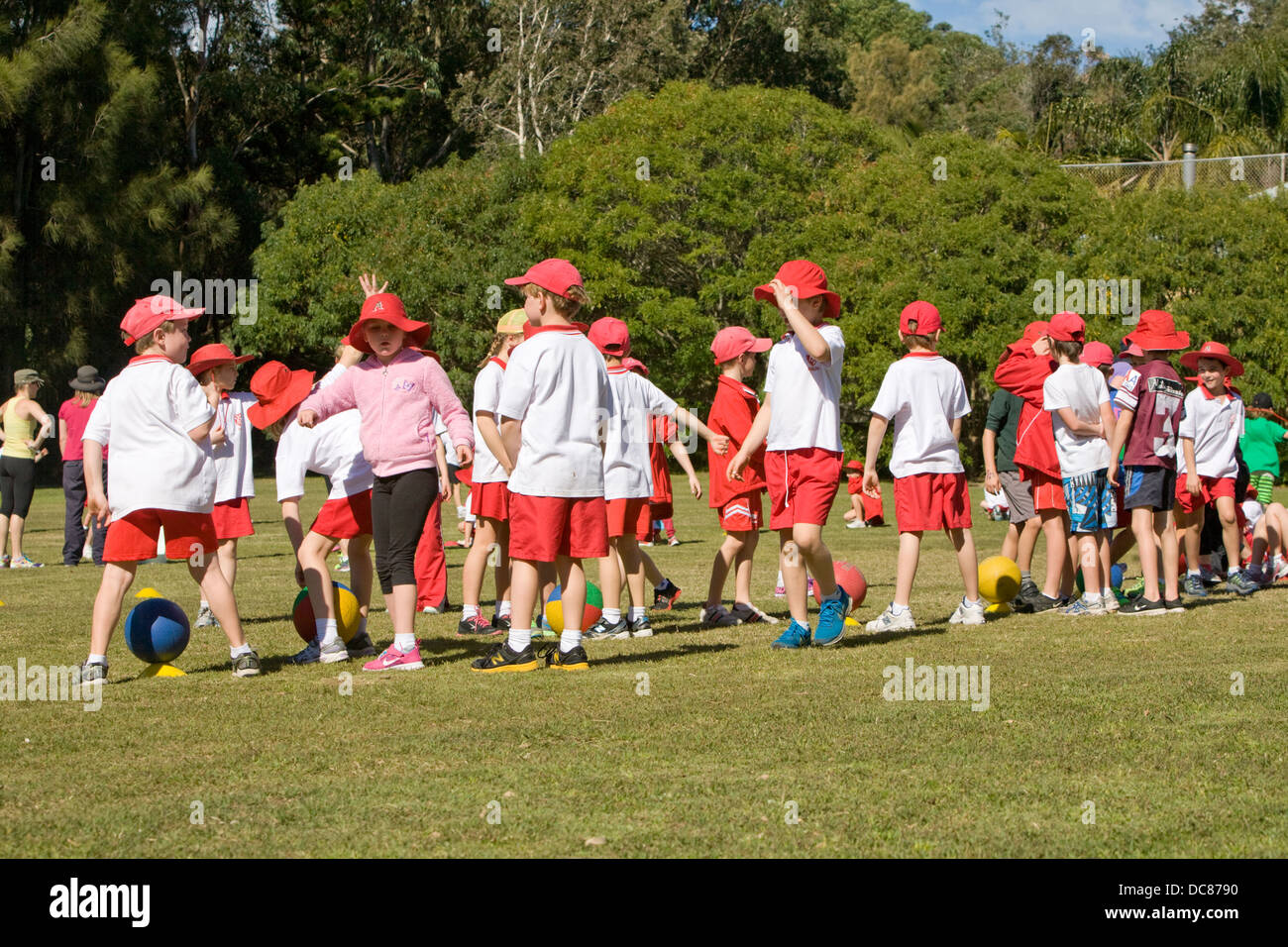 School sports day hi-res stock photography and images - Alamy