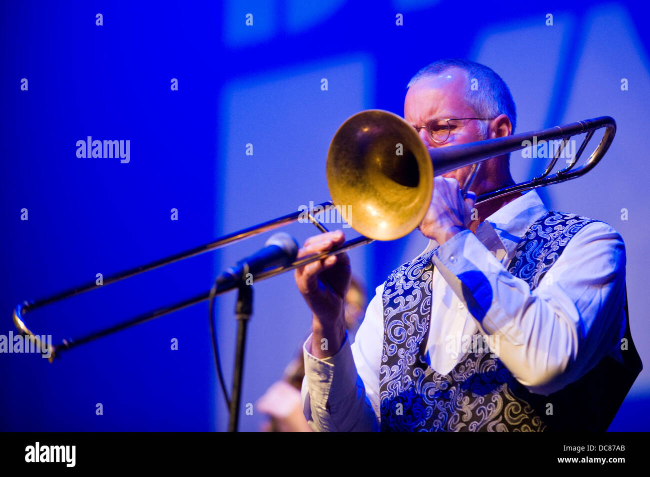 Jazz musician playing the trombone hi-res stock photography and images ...
