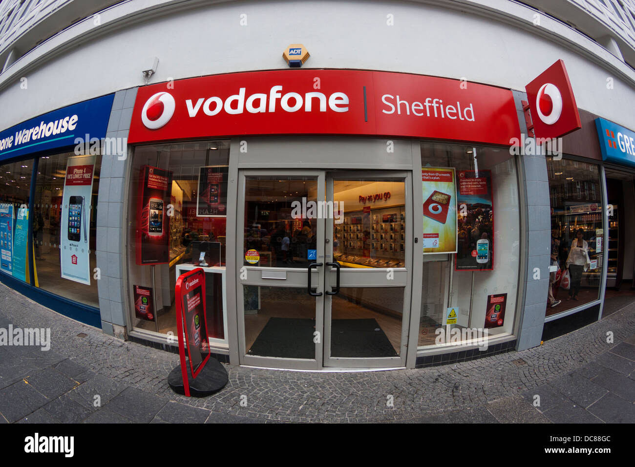 Vodafone store sign hi-res stock photography and images - Alamy