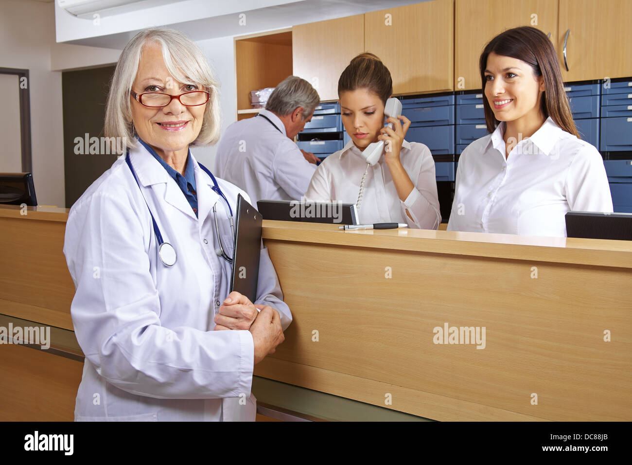 Doctor group reception hi-res stock photography and images - Alamy