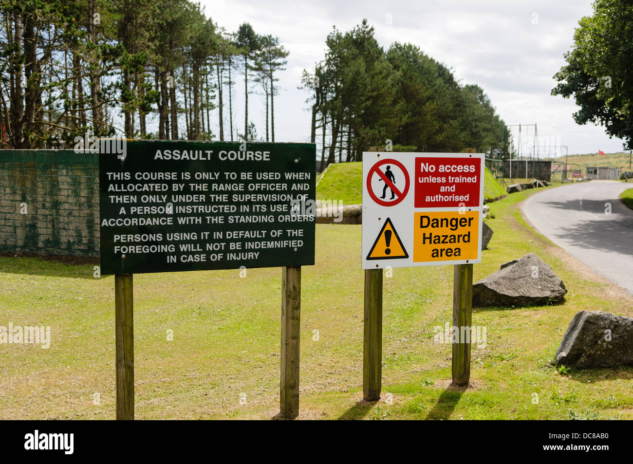 Barracks military signs hi-res stock photography and images - Alamy