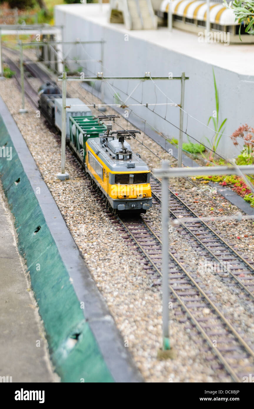 A freight train from the Netherlands approaches, at Madurodam ...