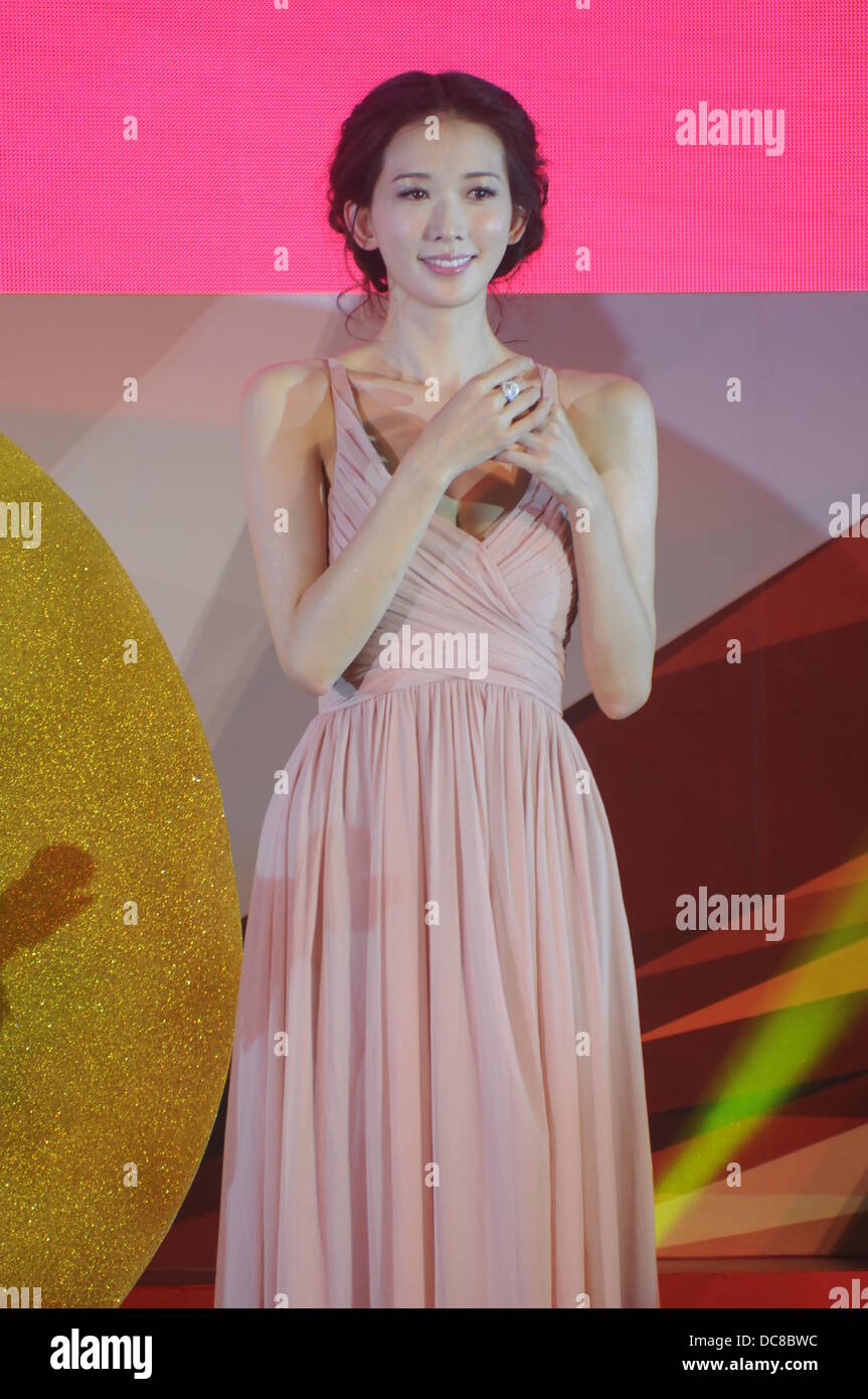 Famous model Lin Chi-ling attends diamond brand press conference in ...