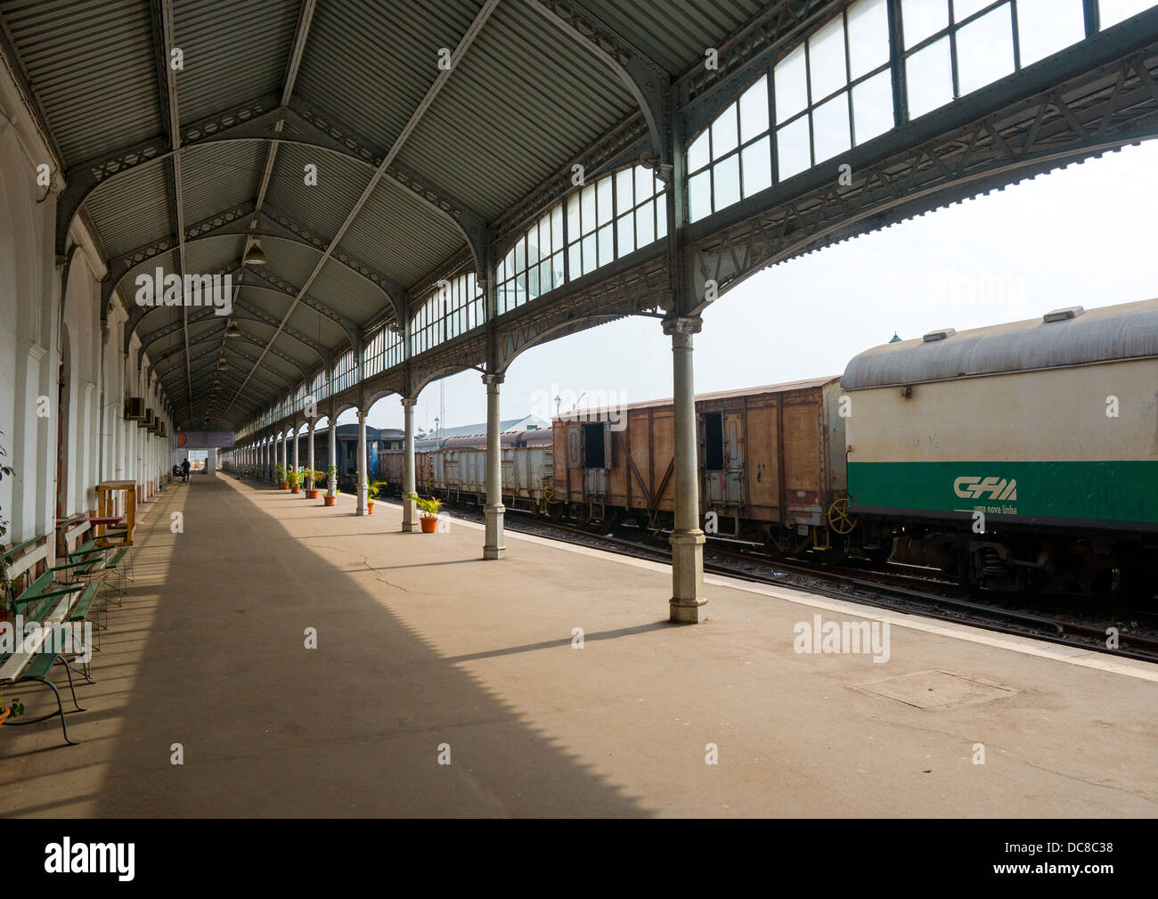 Cfm railway station hi-res stock photography and images - Alamy