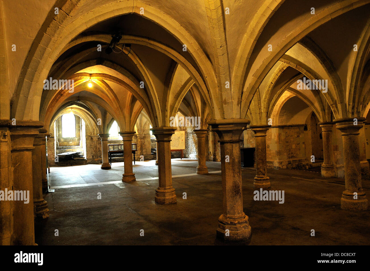 Crypt england uk hi-res stock photography and images - Alamy