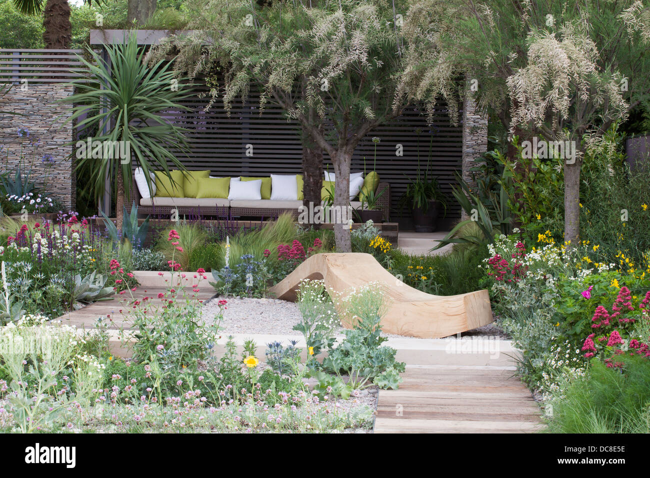 Modern garden in mediteraniean style Stock Photo - Alamy
