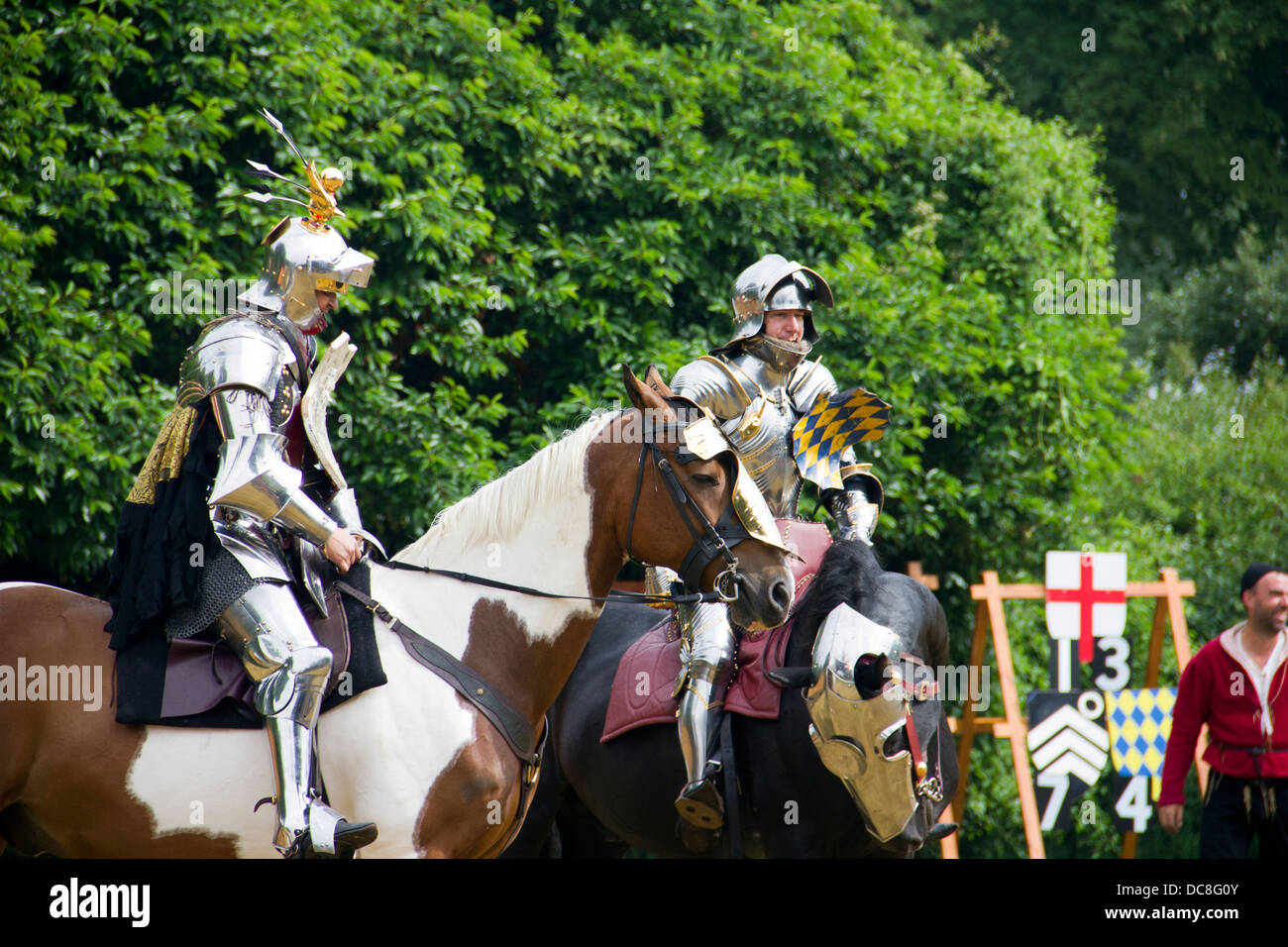 Castle armour armor medieval hi-res stock photography and images - Alamy