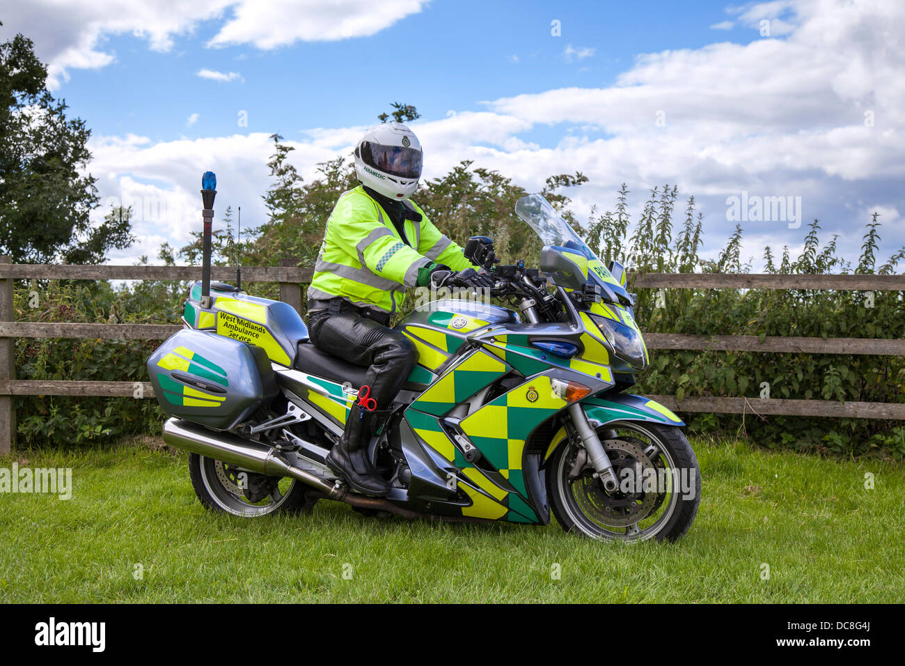 NHS Stephen Cooper First Responder, healthcare Yamaha medical bike ...