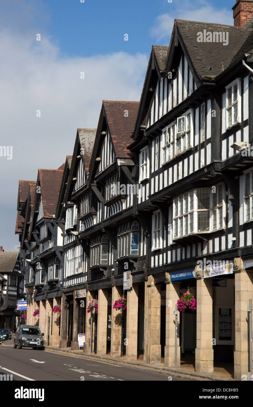 Chesterfield town square hi-res stock photography and images - Alamy