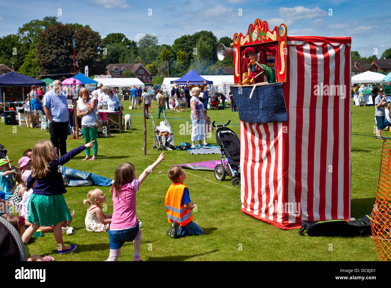 Punch and Judy Show, Nutley Village Fete, Nutley, Sussex, England Stock ...