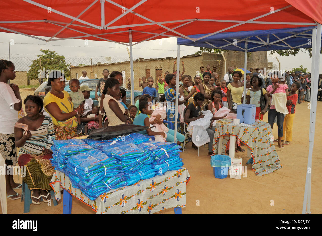 Angola luanda cacuaco municipality 24 hi-res stock photography and ...
