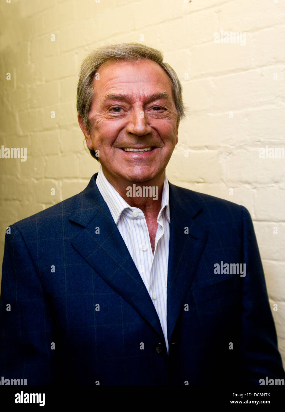 Des o'connor hi-res stock photography and images - Alamy
