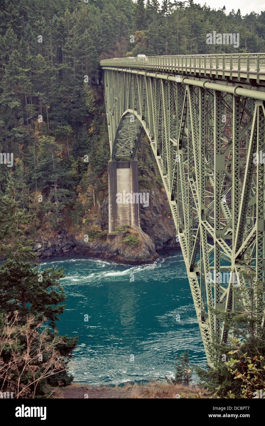 Deception pass bridge hi-res stock photography and images - Alamy