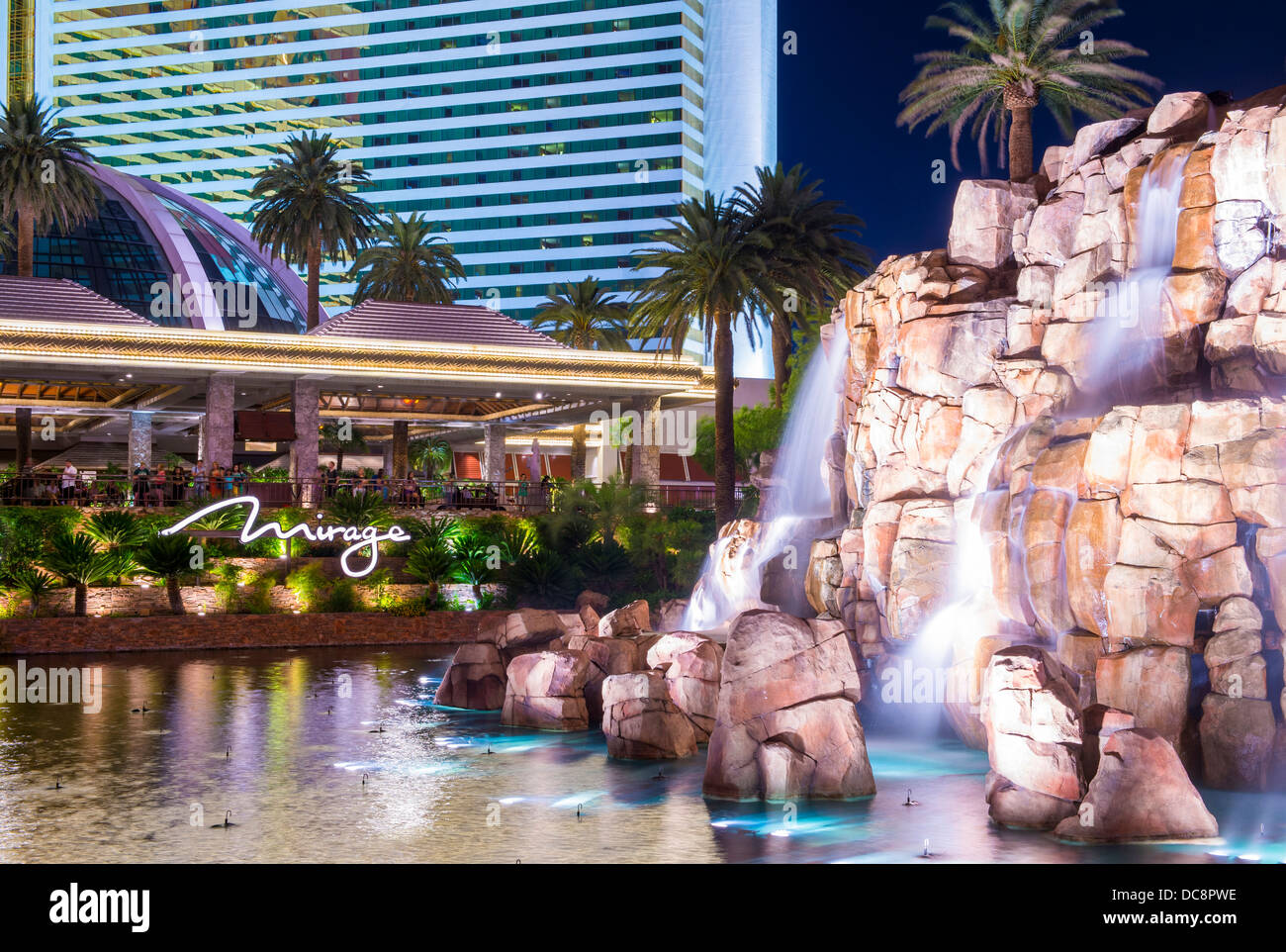 The Mirage Hotel artificial volcano in Las Vegas Stock Photo - Alamy
