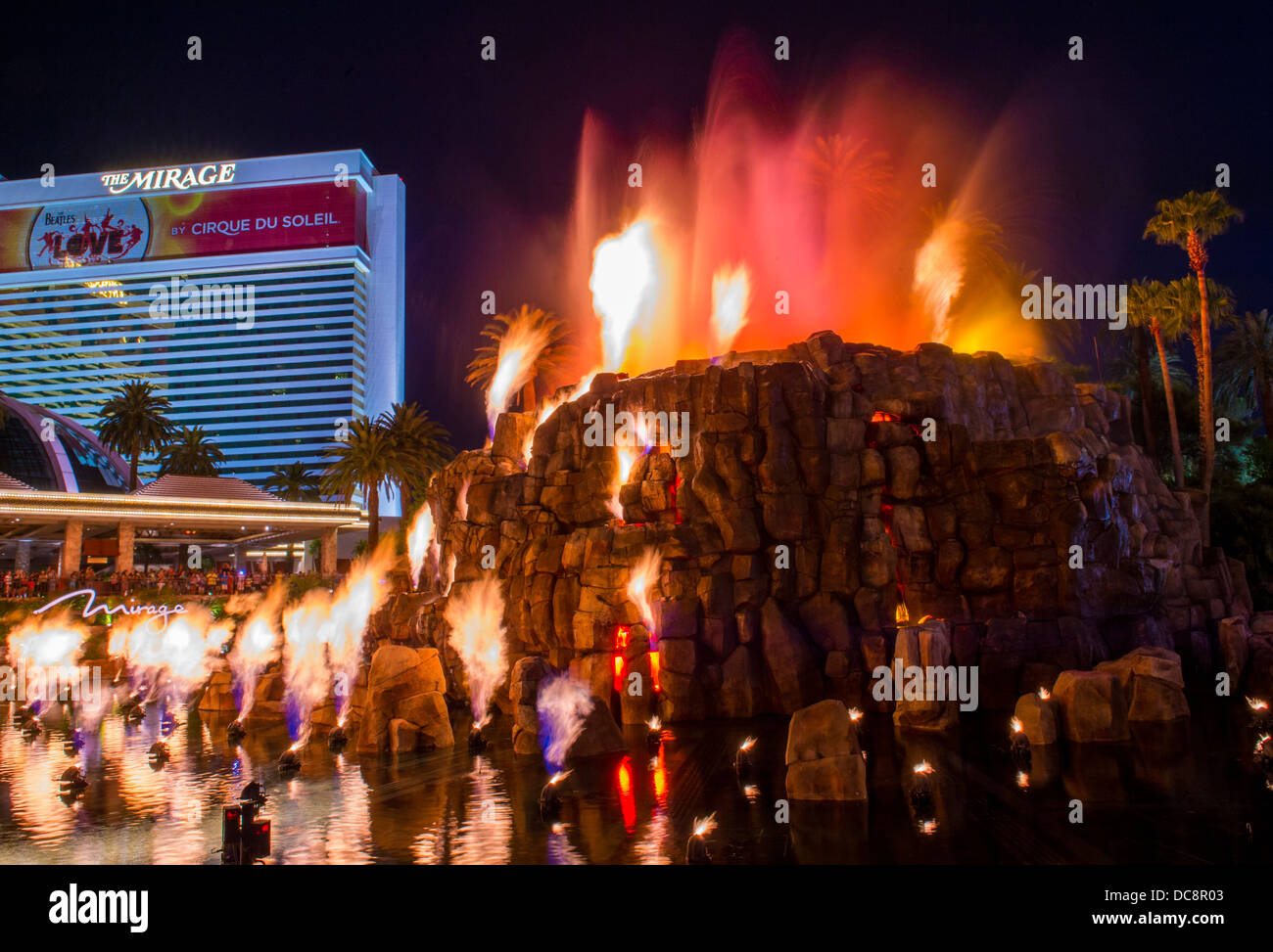 The Mirage Hotel artificial volcano in Las Vegas Stock Photo - Alamy