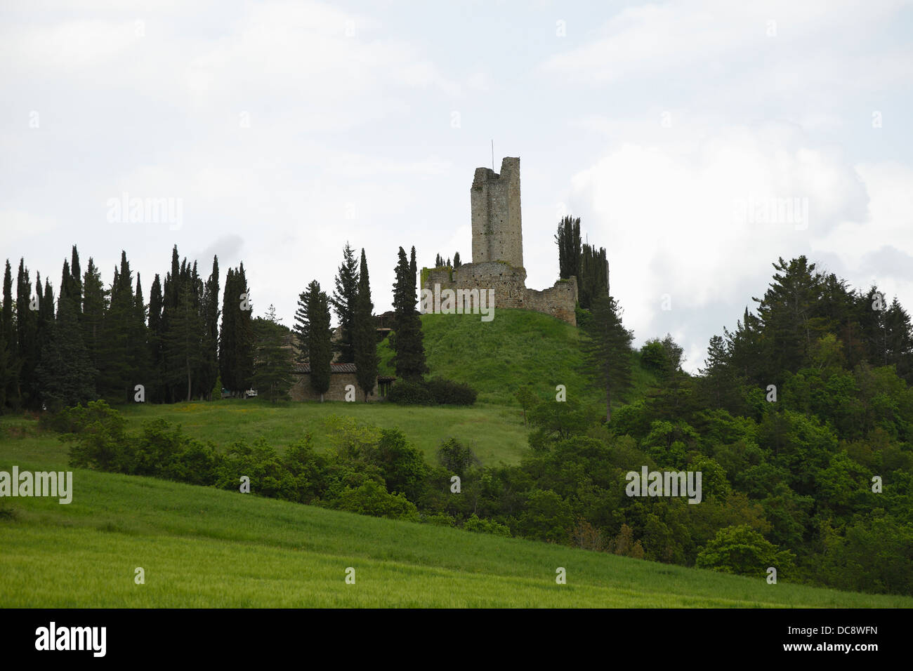 Tuscan style castle hi-res stock photography and images - Alamy