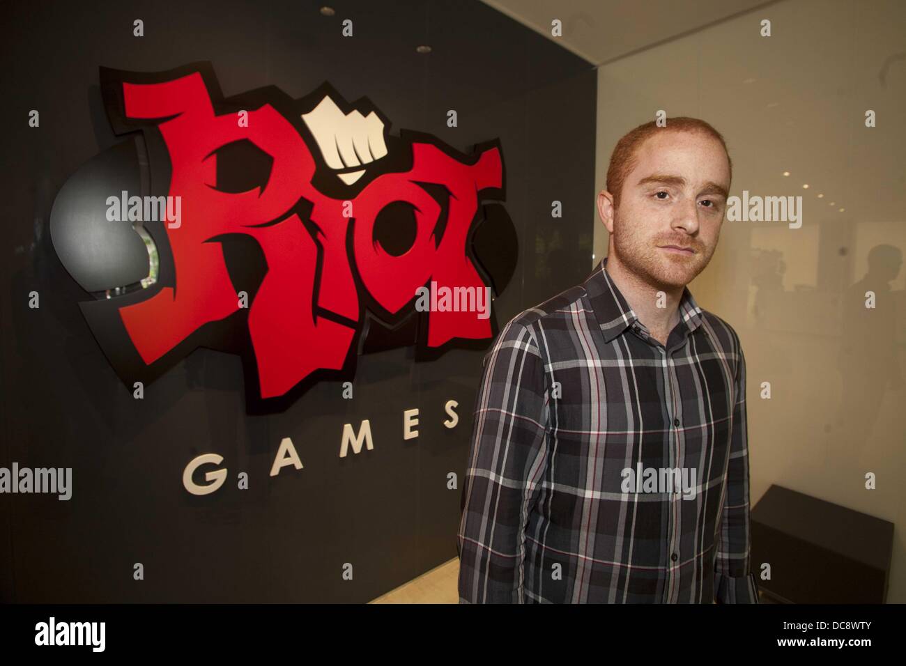 Riot games hi-res stock photography and images - Alamy