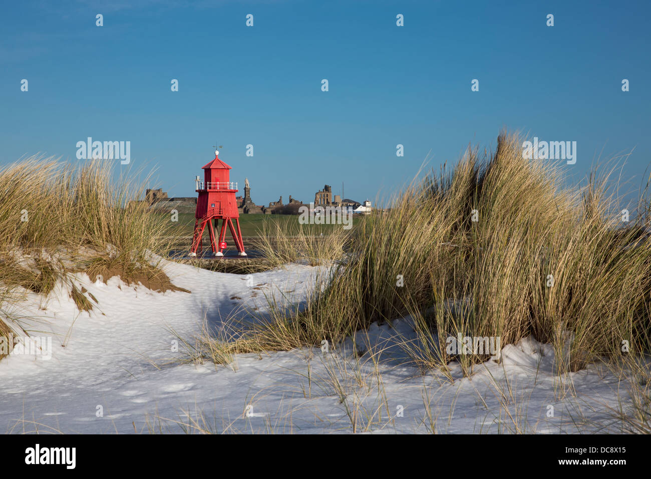 Red navigation beacon hi-res stock photography and images - Alamy