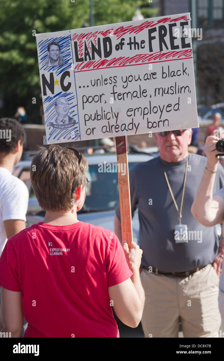 Woman protest sign hi-res stock photography and images - Alamy
