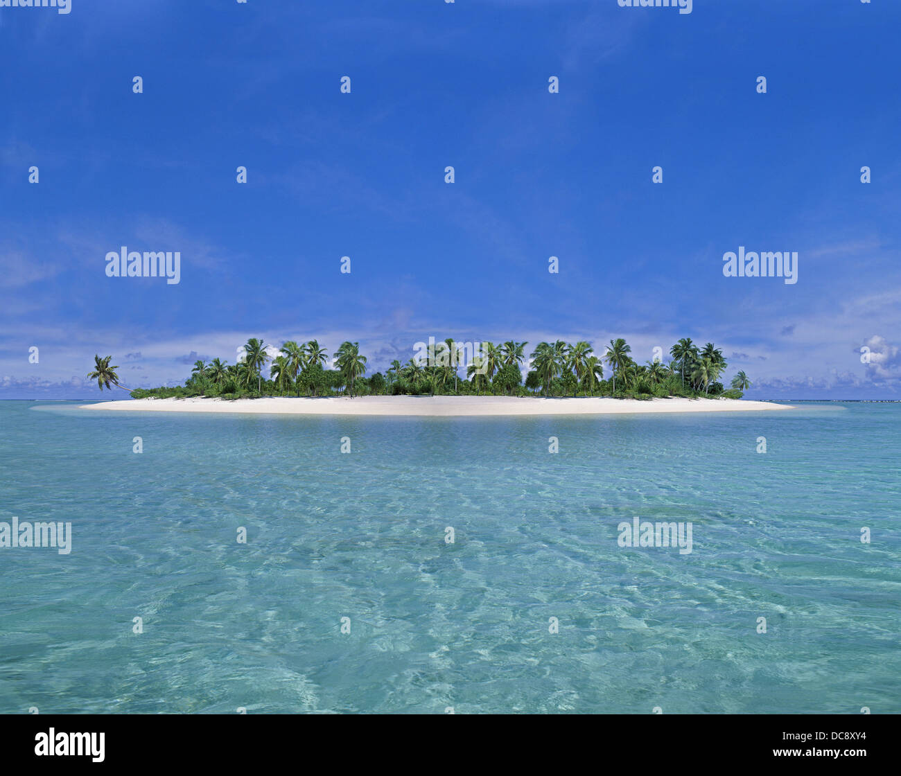 Atolls islands hi-res stock photography and images - Alamy