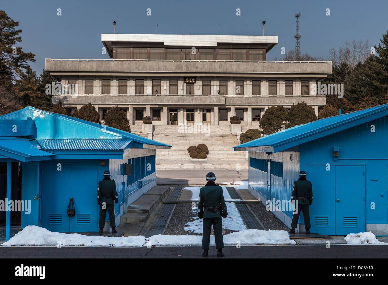 South Korean Soldiers Stand Guard Watching The North Ahead Seoul