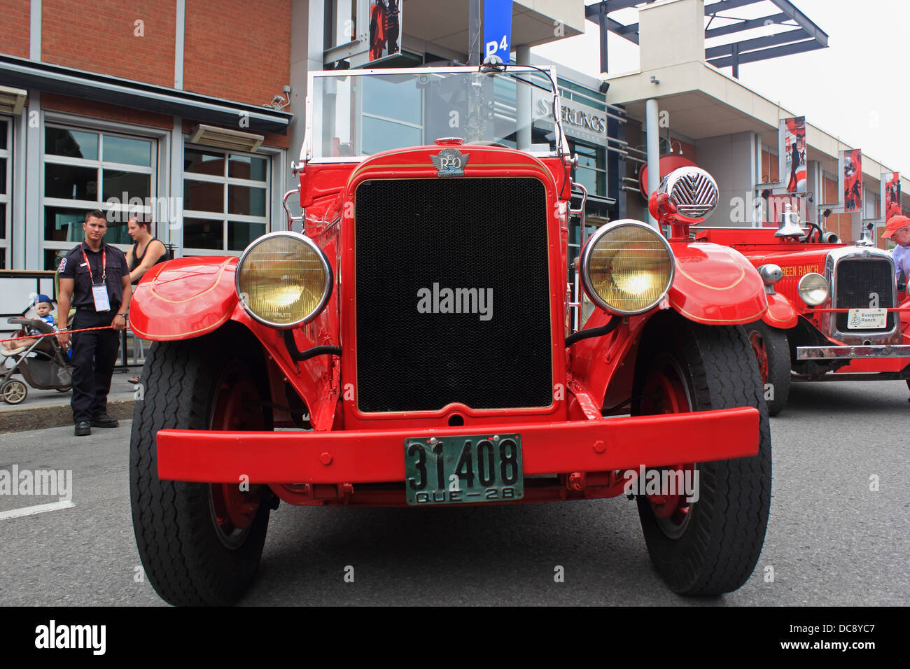 Old fashioned fire truck hi-res stock photography and images - Alamy