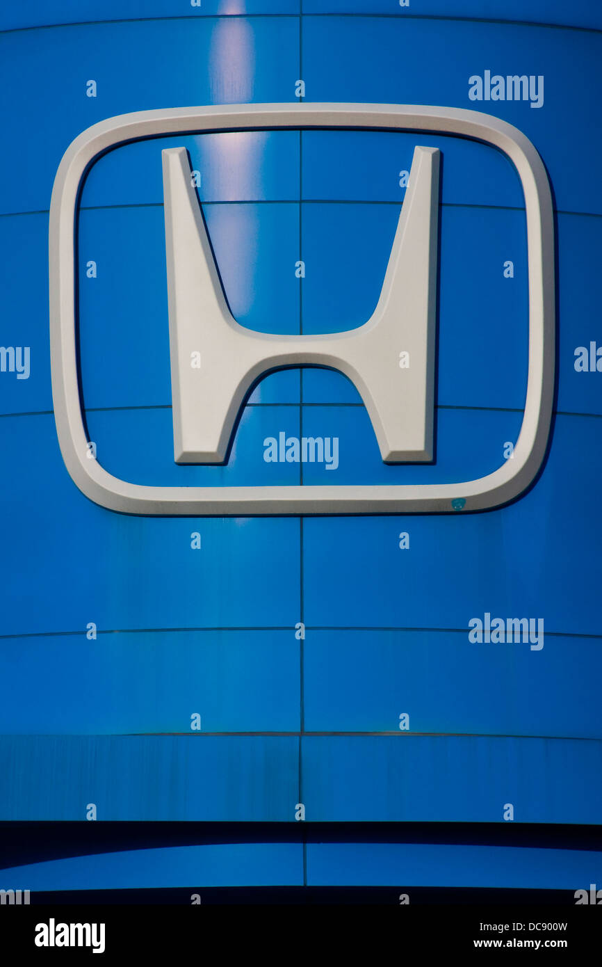Honda dealership sign hi-res stock photography and images - Alamy