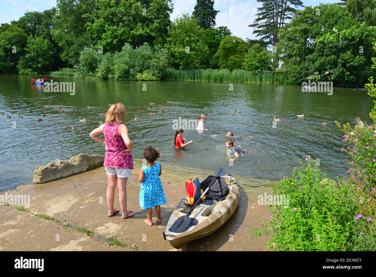 Pangbourne River Thames High Resolution Stock Photography and Images ...