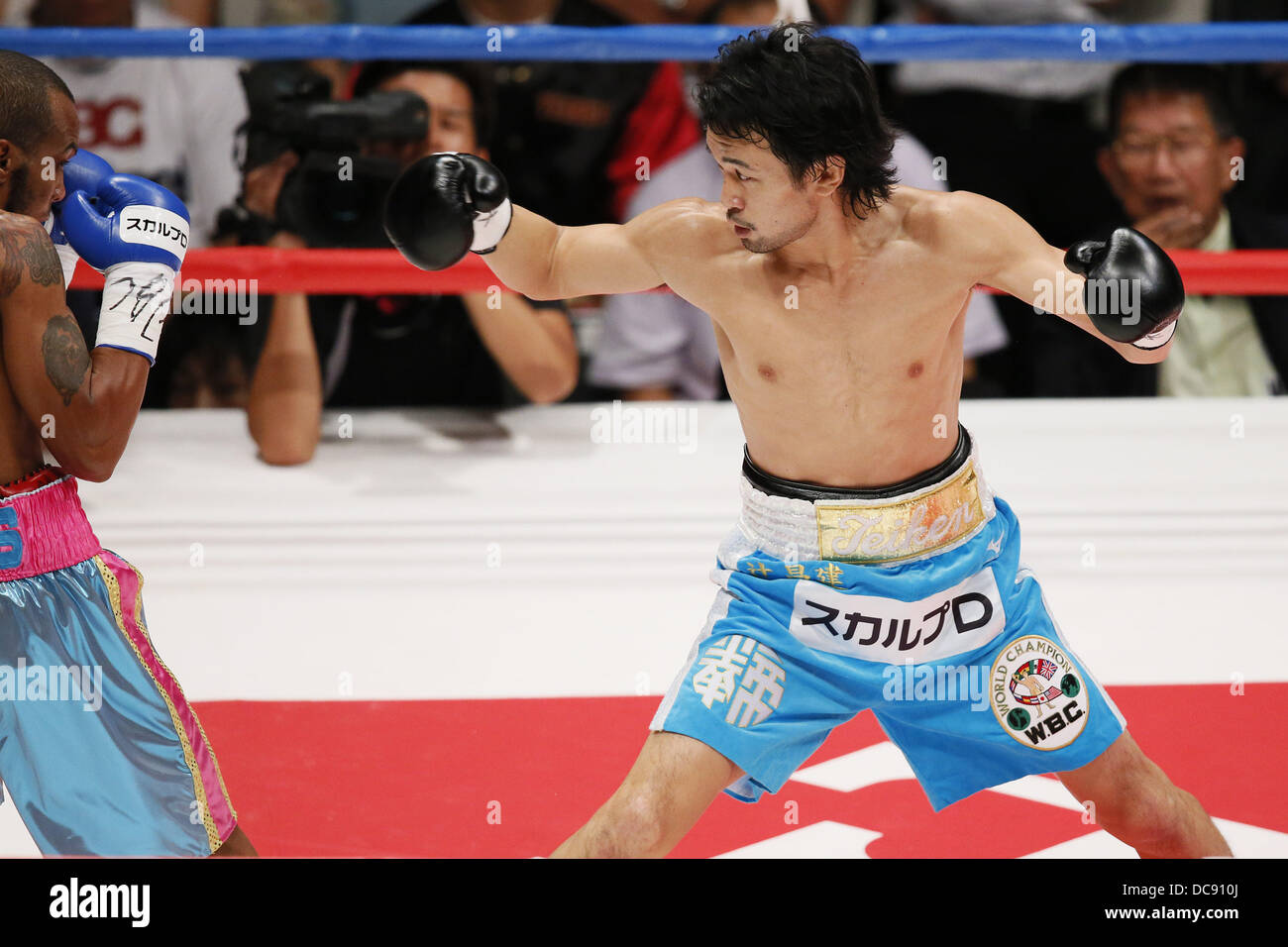 Tokyo, Japan. 12th August 2013. (L to R) Jose Nieves (PRI), Shinsuke ...