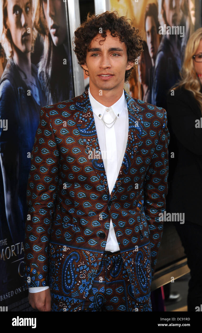 Robert sheehan the mortal instruments hi-res stock photography and ...