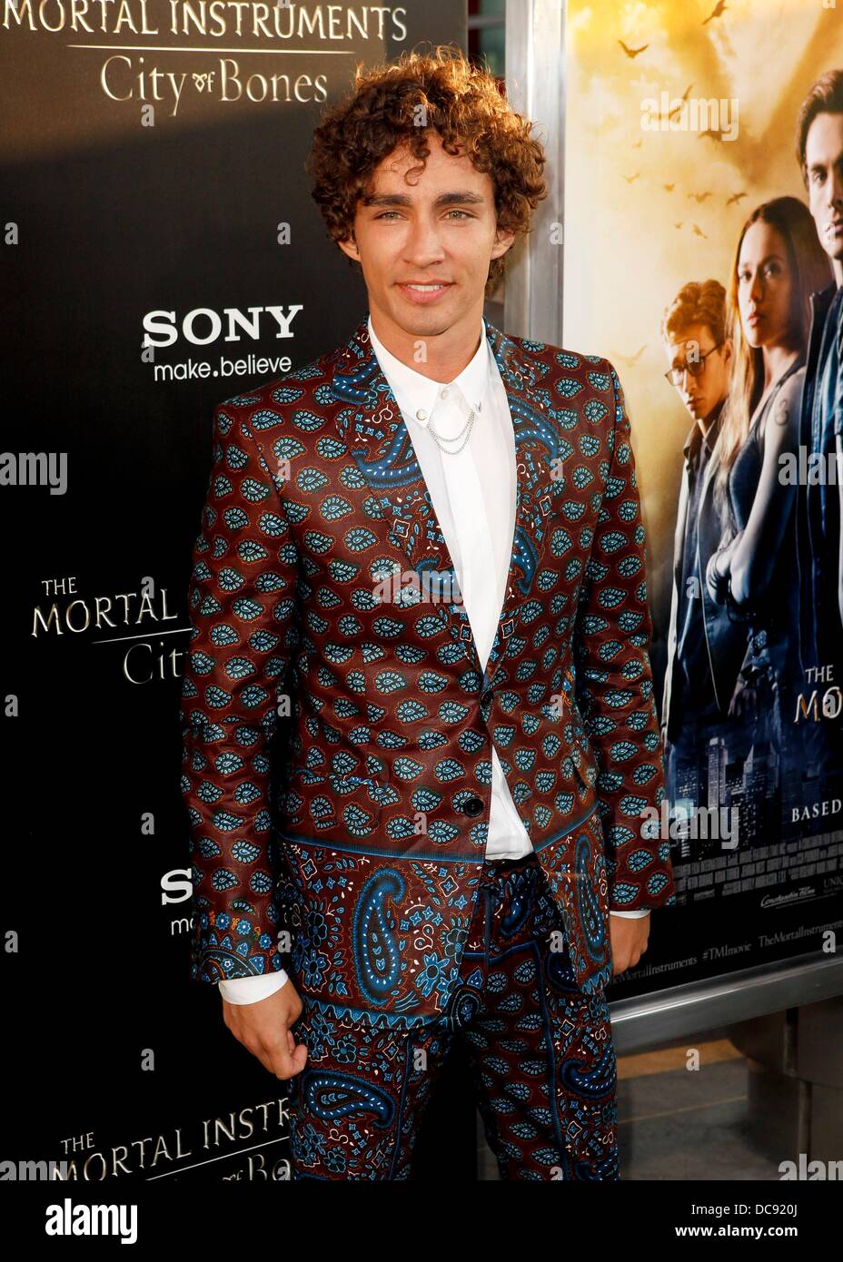 Robert sheehan the mortal instruments hi-res stock photography and ...